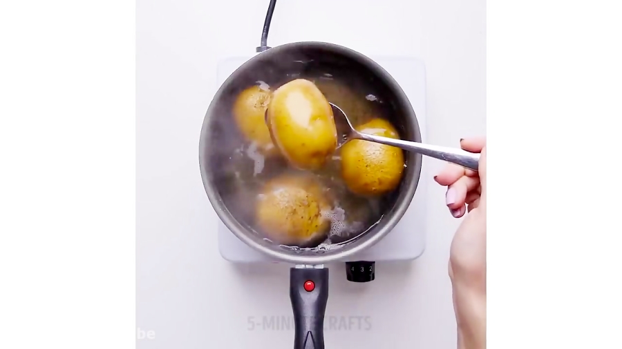 22 SIMPLE KITCHEN HACKS TO MAKE YOUR LIFE EASIER