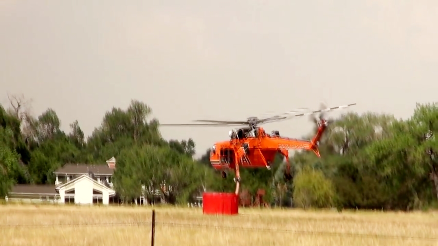 Weird Looking Helicopter in Action Against Wildfire - Sikorsky S64 Skycrane
