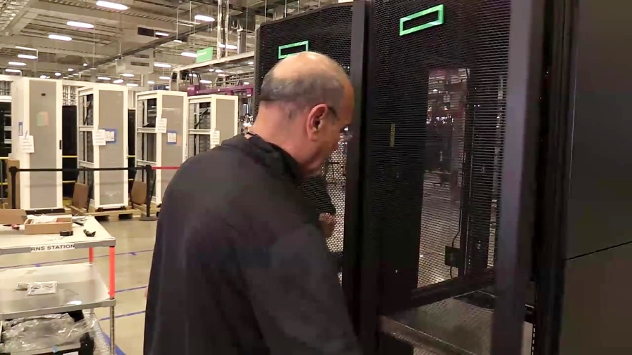 Installing Baying Brackets on HPE Racks