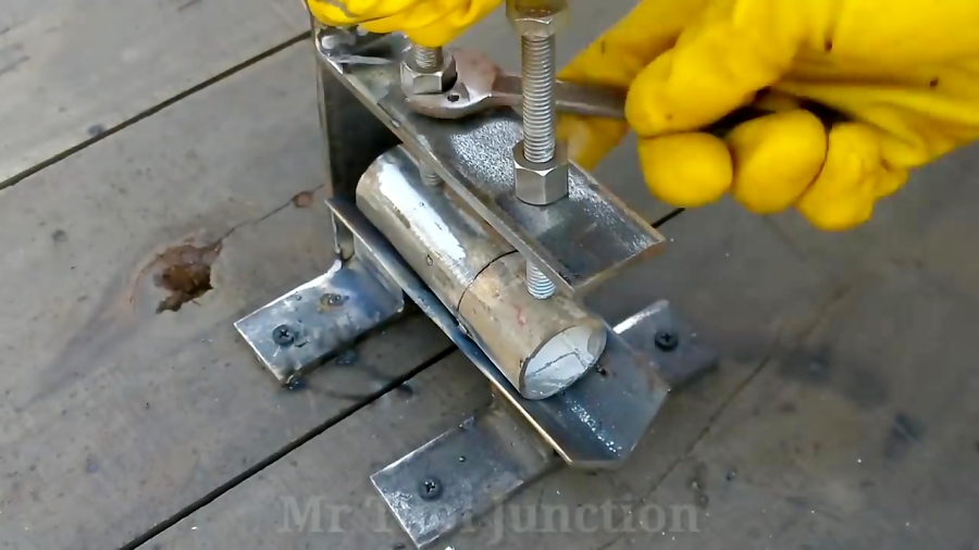 WOW UNIQUE HOMEMADE TOOLS IDEA FOR WELDING