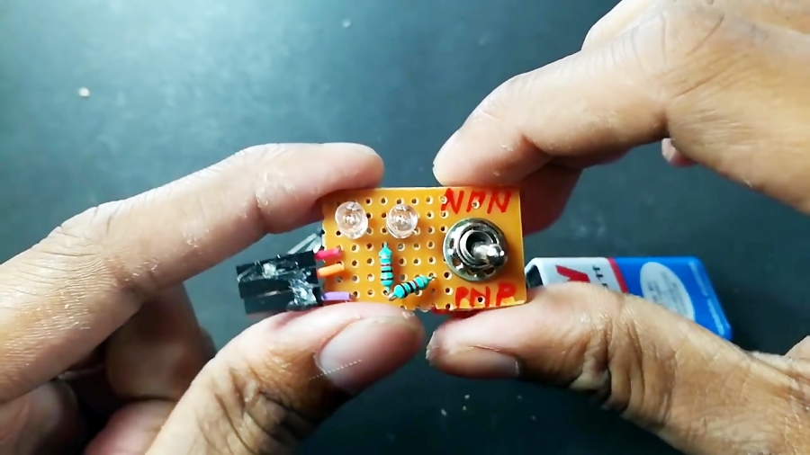How to Make a simple transistor tester|| How to know transistor is pnp