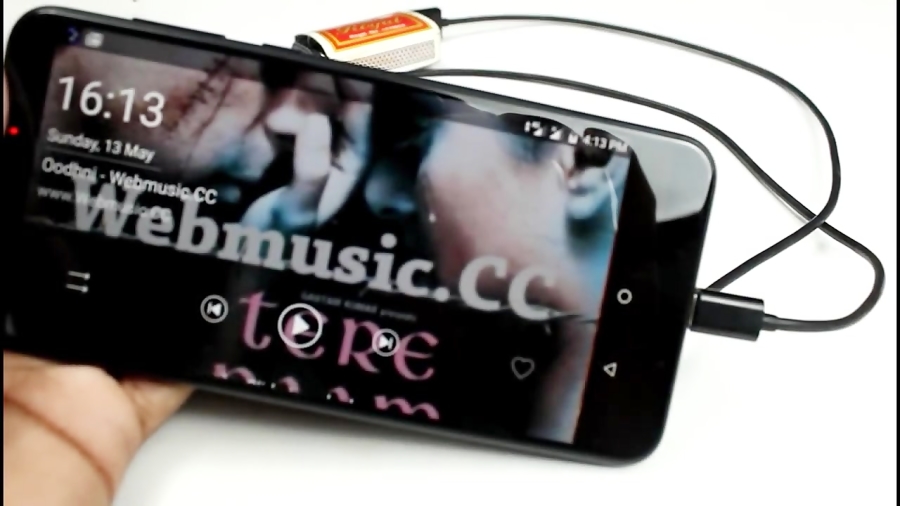 The smallest mobile charger for your smartphone DIY