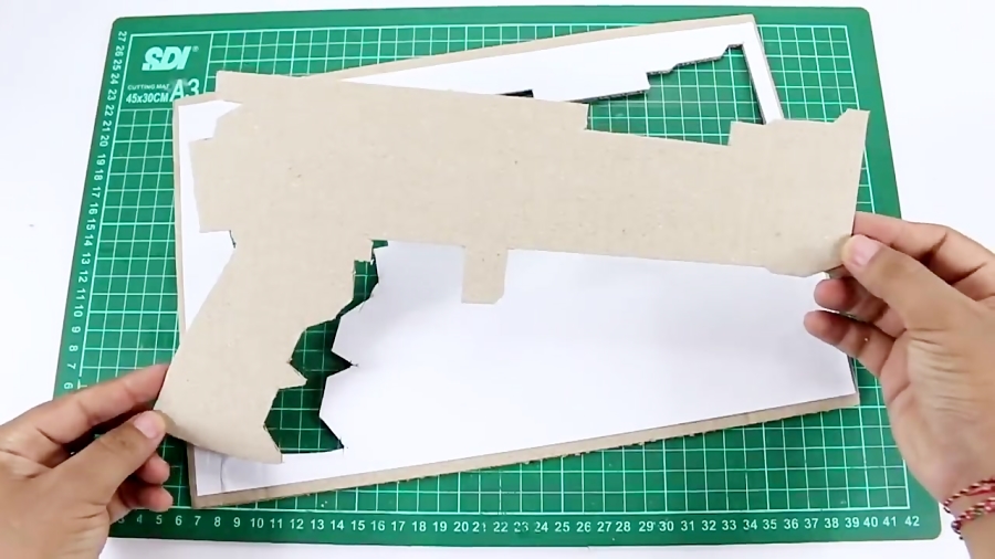The Most Famous Gun | How To Make Cardboard Gun