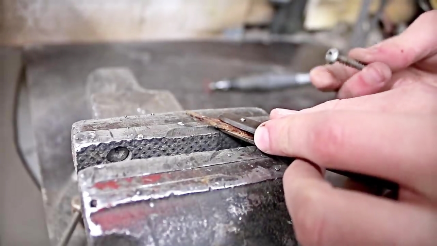 Restoring rusty old straight razor - KNIFE RESTORATION