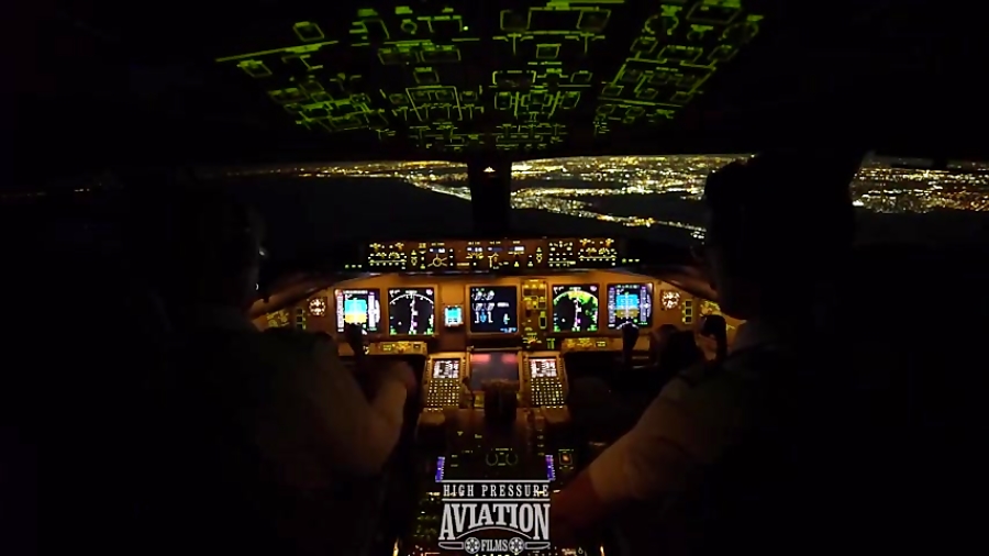 NEW YORK | BOEING 777 LANDING 4K