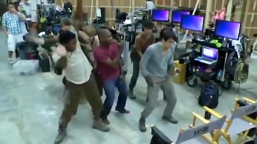 The Maze Runner cast dance