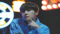 آپارات | BTS ♪ ARMY خانـه ی شیـرین بـی تـی اس و آرمـی∞