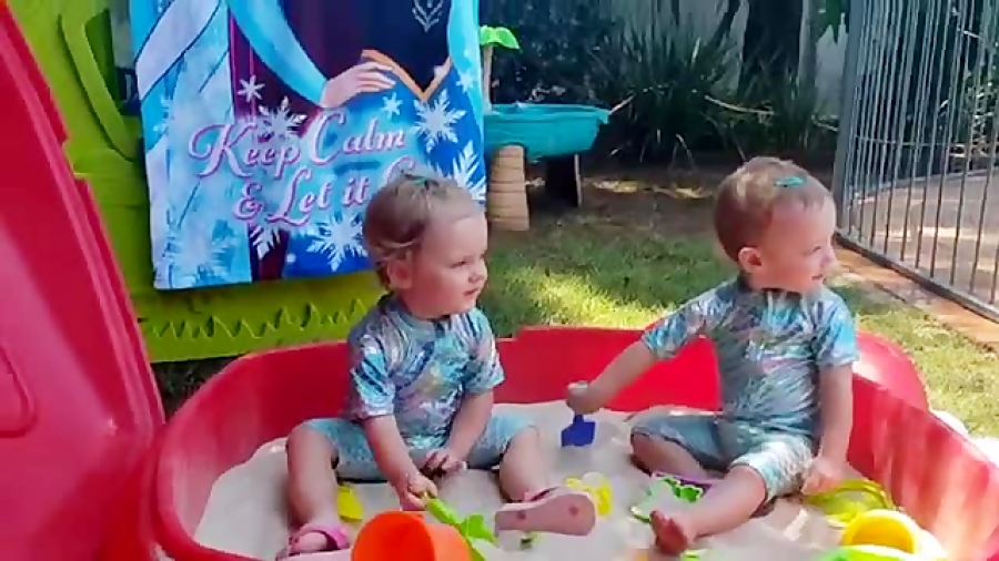 کارتون جدید Step2 Sandbox And Splish Splash Water Table کریستن و
