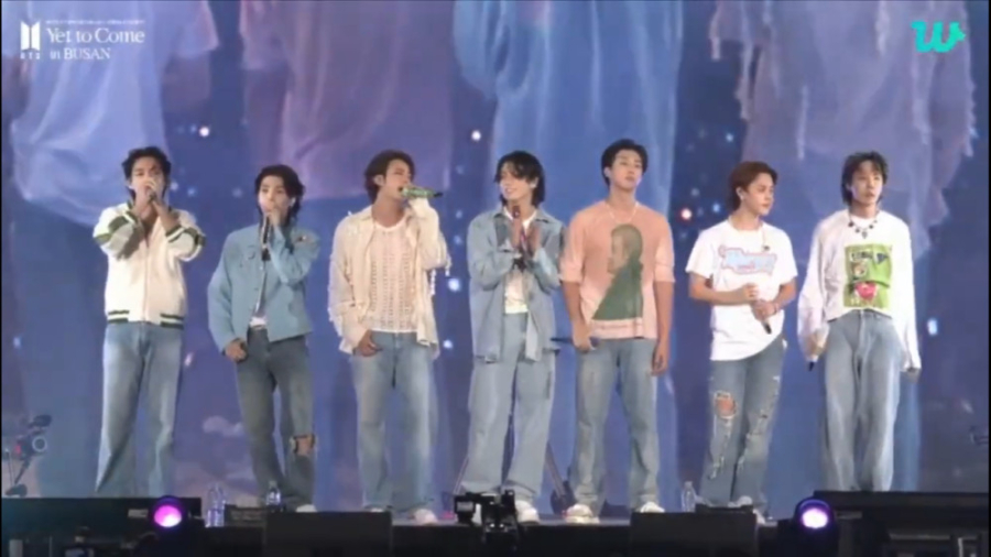 اجرای آهنگ Young Forever از بی تی اس BTS در کنسرت بوسان Yet To Come' in ...