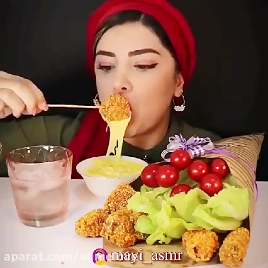 چالش خوردن مرغ سوخاری