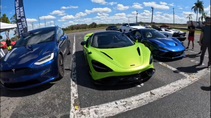 Tesla Model X Plaid در مقابل McLaren 765LT Spider