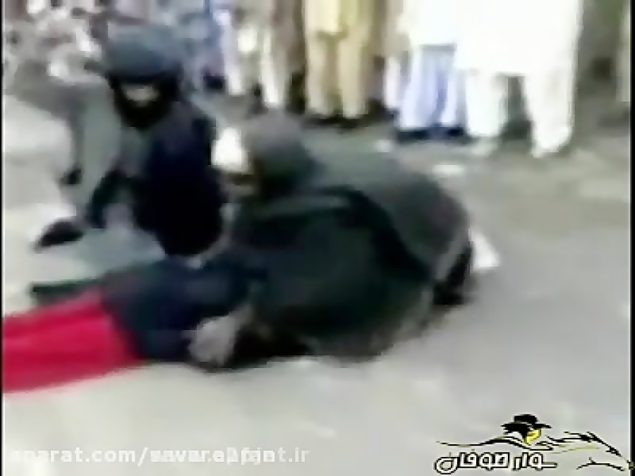 شکنجه و کتک زدن وحشیانه زن افغان توسط مزدوران طالبان