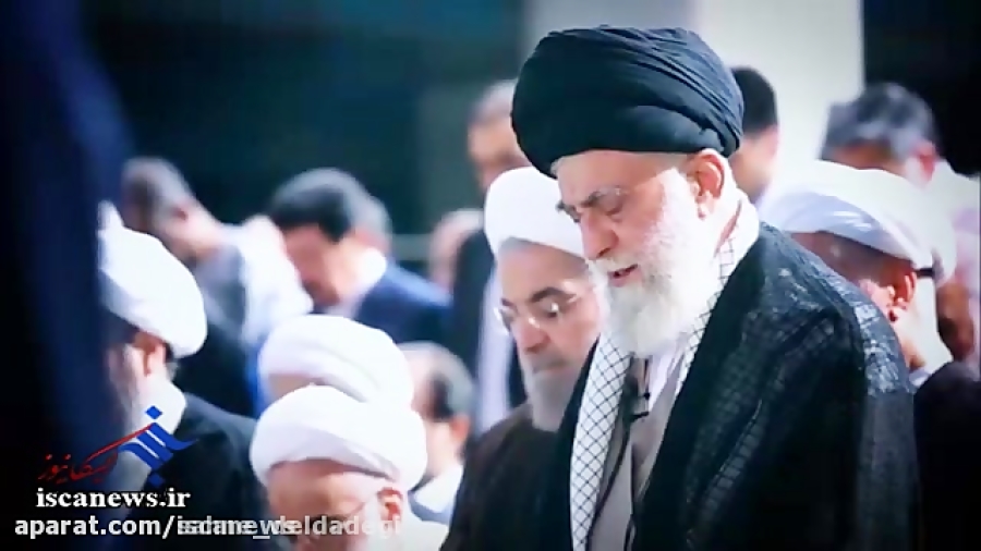 فیلمی متفاوت از قنوت و اشک های رهبر انقلاب در نماز عید
