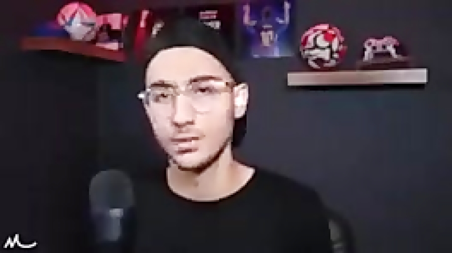 مهدی پی اس درفت با بازیکن های زندانی