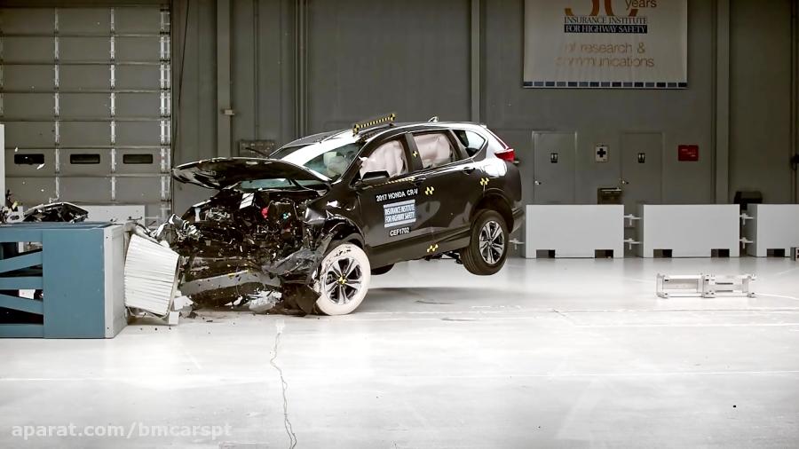 2017 Honda CR-V moderate overlap IIHS crash test